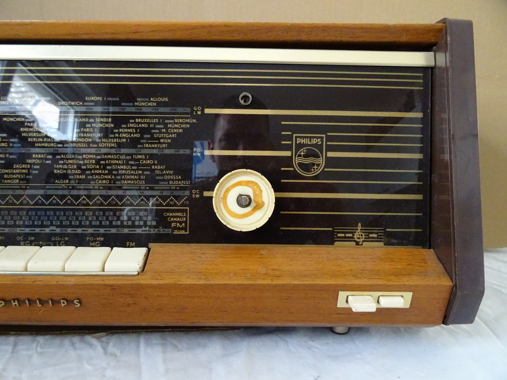 Vintage Philips radio B4X23A/01 - Curiosa en Kunst.nl